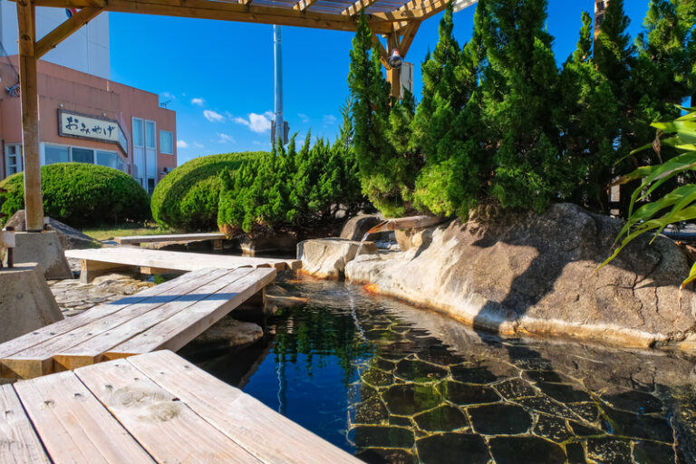 Nanki Shirahama Onsen: 15 springs! Hot springs and sightseeing abound ...