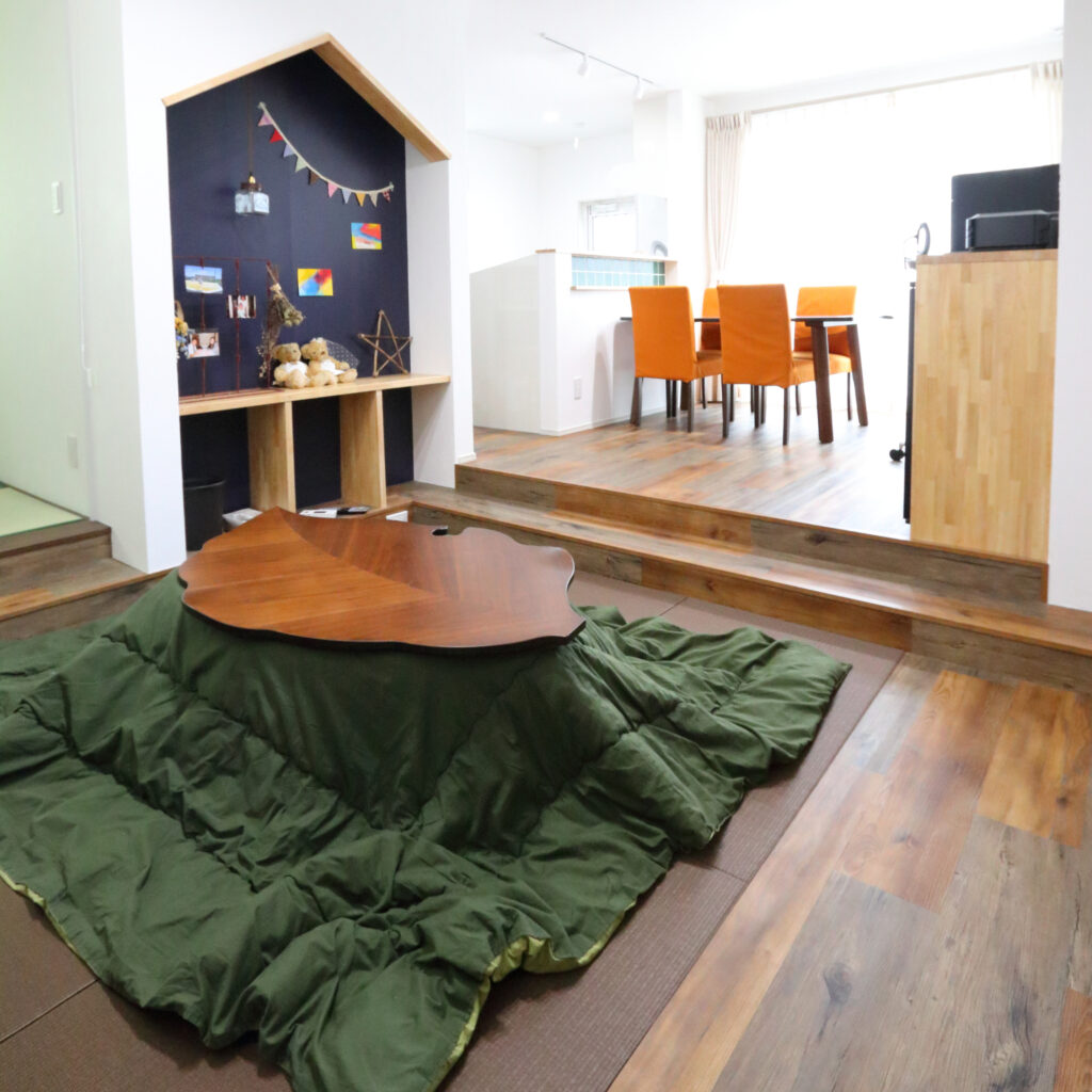 What is a Kotatsu? Heated table in Japan - Japan Travel Guide & Media ...