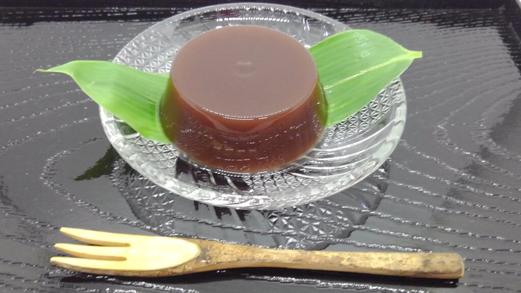 What is a Kotatsu? Heated table in Japan - Japan Travel Guide & Media ...