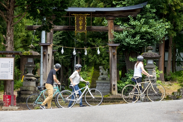 Spring and summer scenery of Japan along the Hokuriku Shinkansen line ...